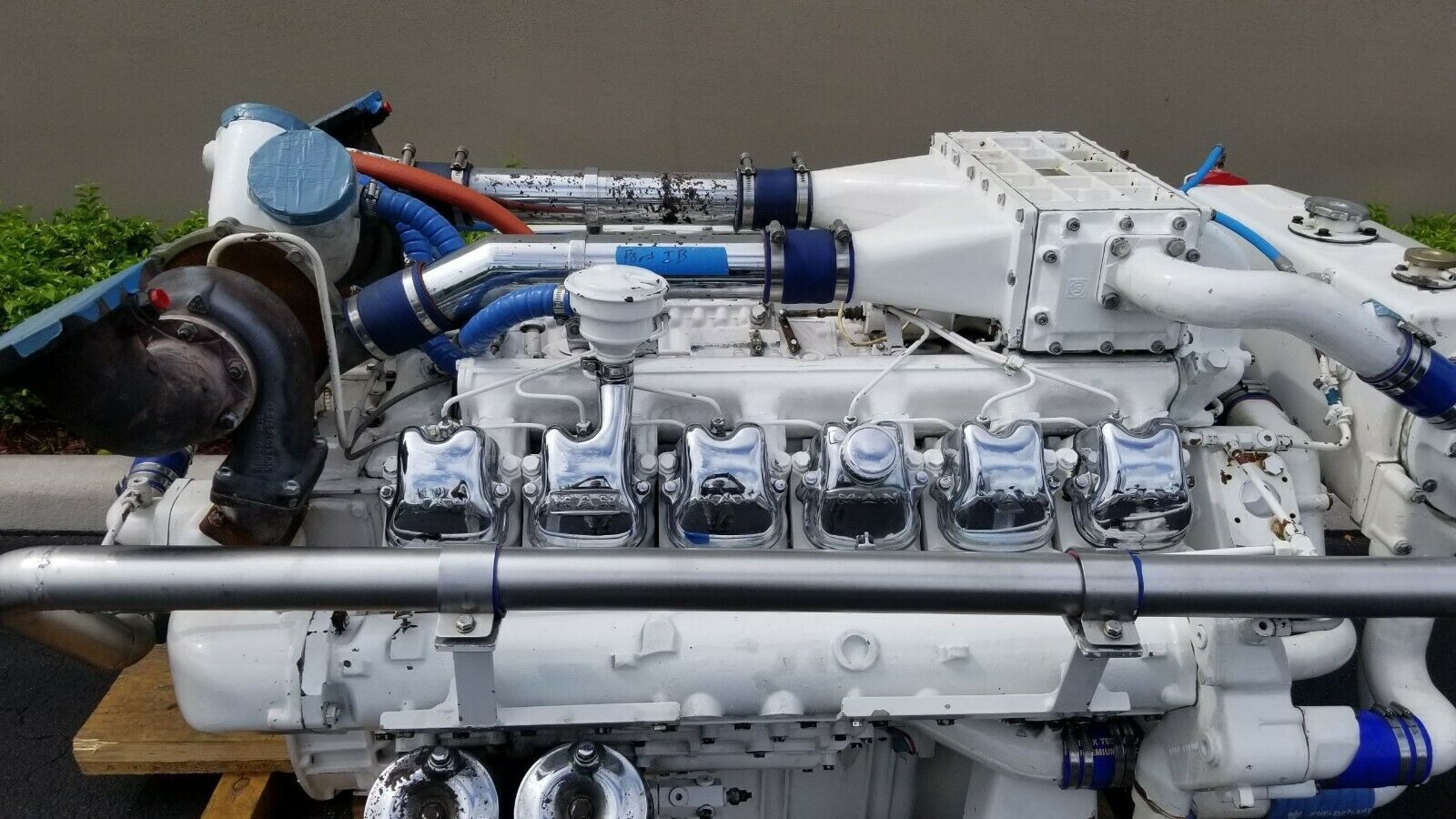 MAN D2842 LE, DIESEL MARINE ENGINE, V-12 760 HP, BOBTAIL, 1354.6 HOURS