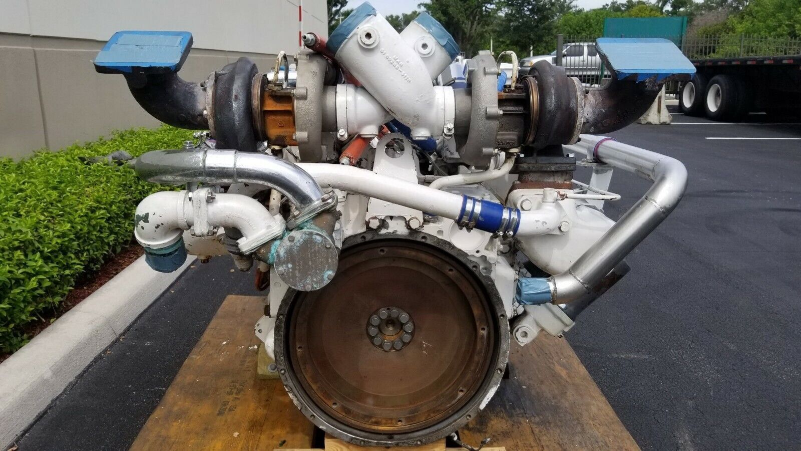 MAN D2842 LE, DIESEL MARINE ENGINE, V-12 760 HP, BOBTAIL, 1354.6 HOURS