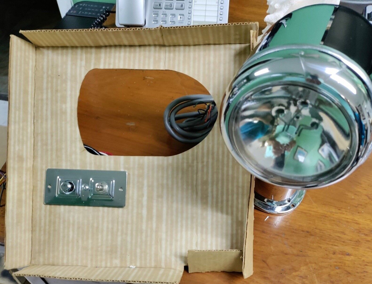 360 Degree Electric Remote Control Spotlight 12V w / Control Panel NEW