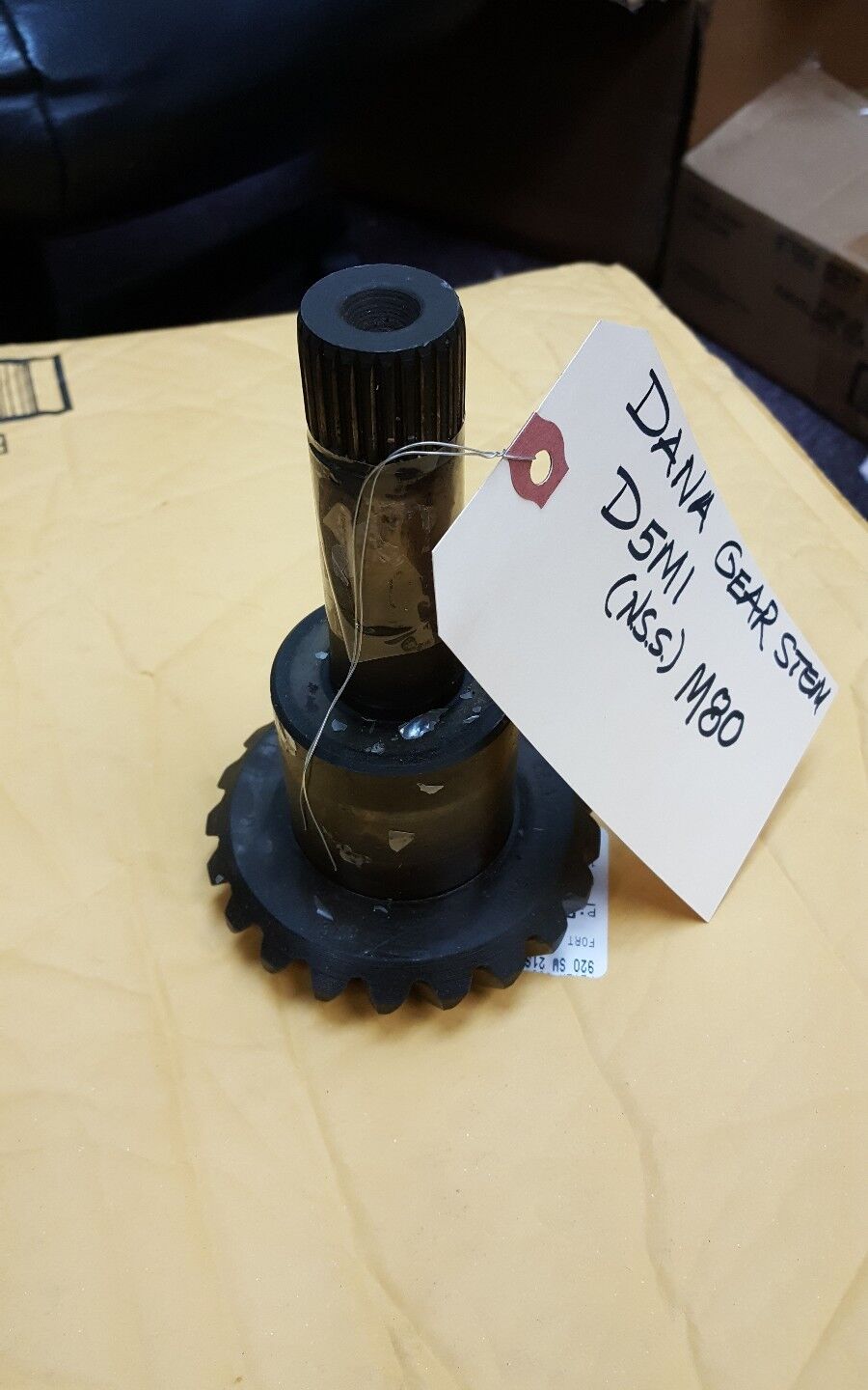 VINTAGE ORIGINAL NEW / OLD STOCK DANA GEAR STEM D5M1 (NSS) M80