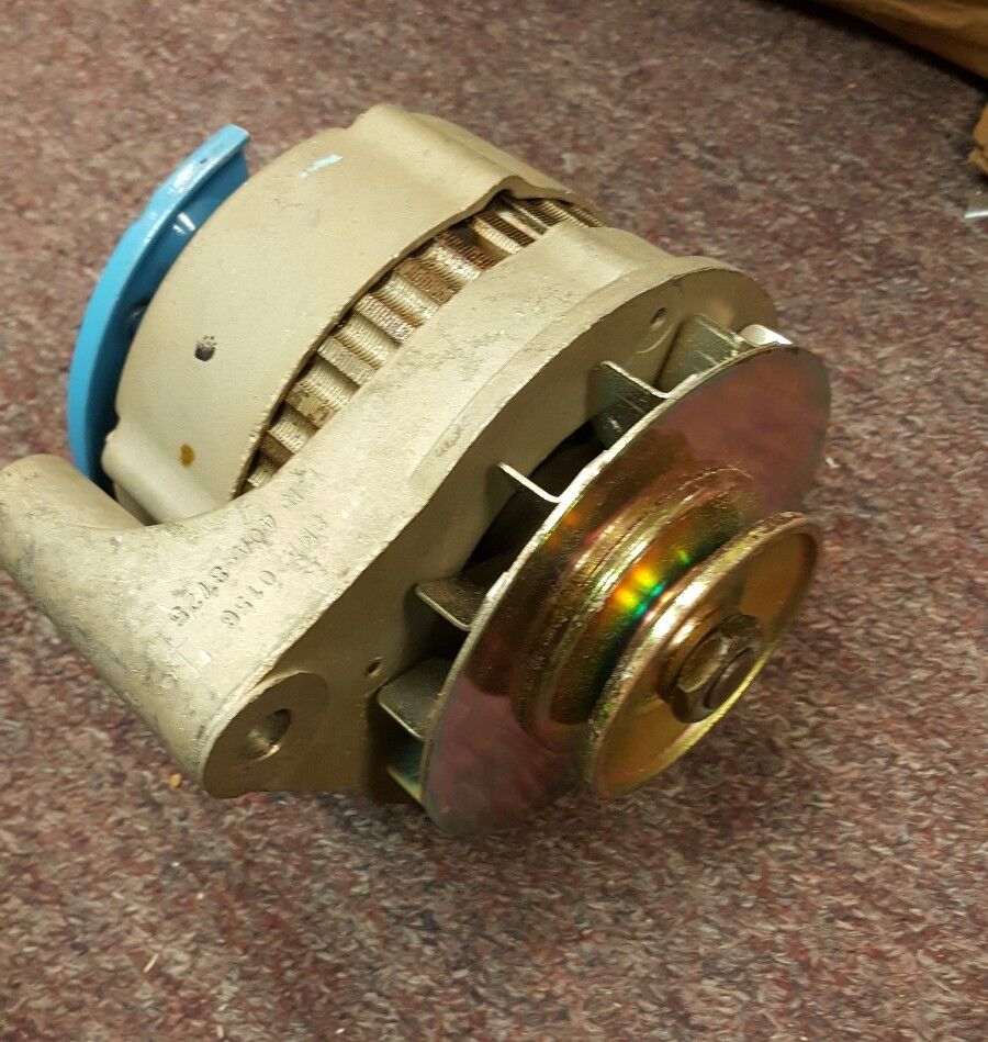 Motorola Original OEM Vintage Marine Alternator # 12N-40A-8725 and # 8